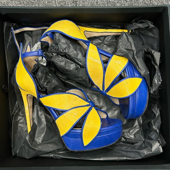 Chrissie Morris | Shoes | Chrissie Morris Stingray Platform Sandals ...